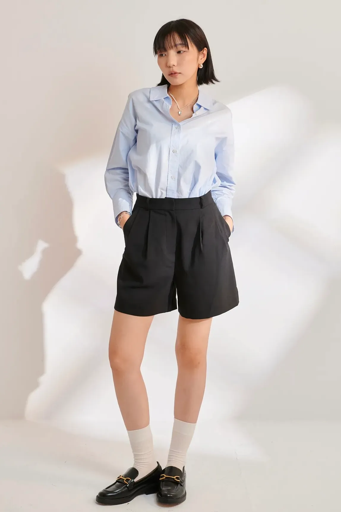 Pleated Bermuda Shorts - Black | MANICHIACHIA